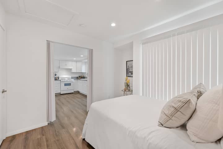 Cozy 1-bedroom Place In A Prime Location - Hidden Hills, CA