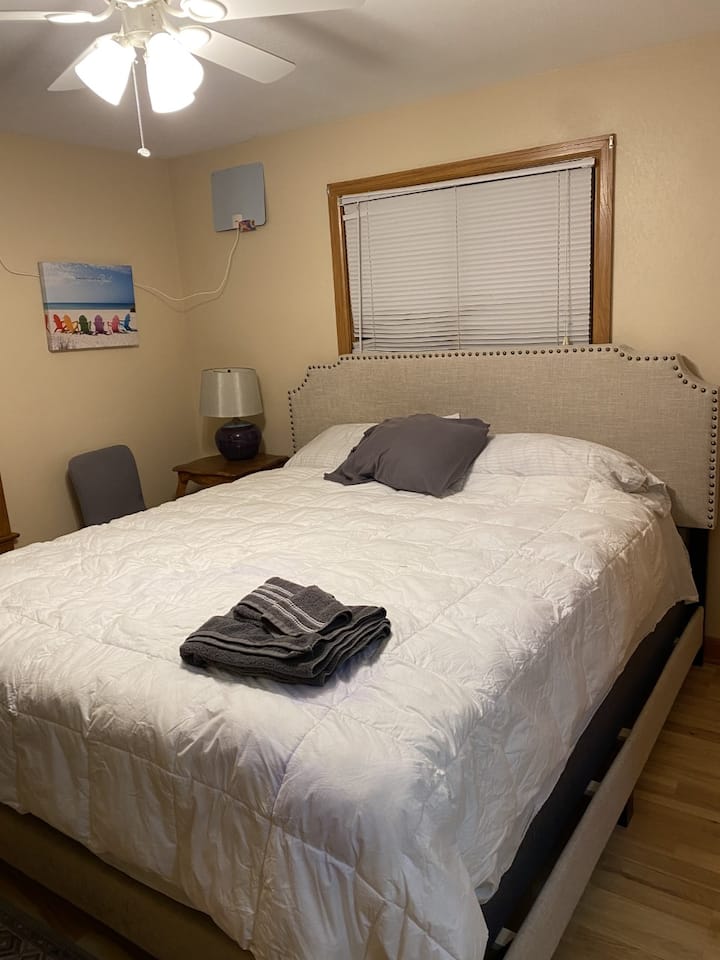 Relaxing, Cozy 1 Bedroom Across From Erb Park - Appleton, WI