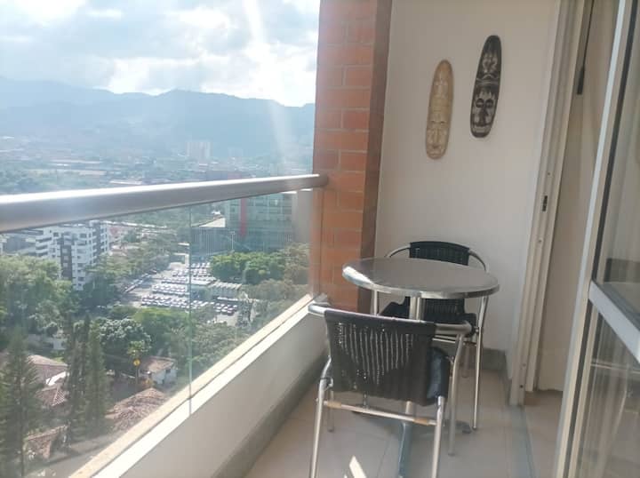 Poblado, Cómodo,tranquilo, Bello, Con Piscina. - Medellín, Colombia
