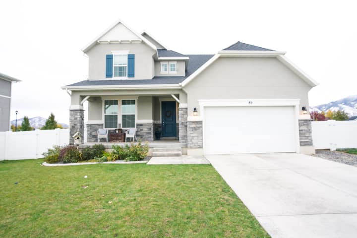 Cheerful Home Great Location! - Springville, UT