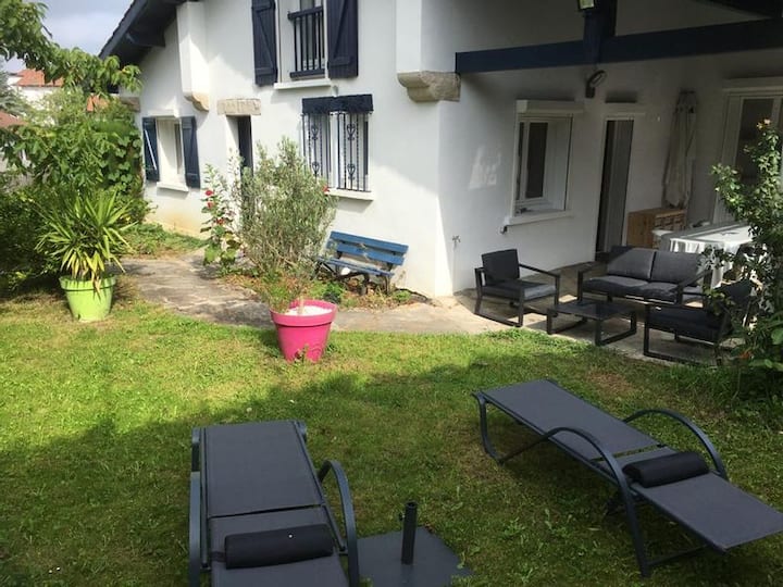 Villa Avec Jacuzzi, Billard, 20mn Plage à Pied - Urrugne