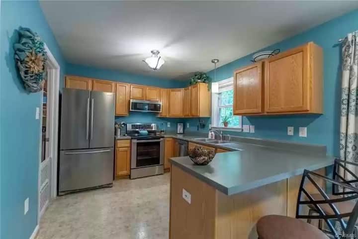 Private Oakley Pointe Stay - Ashland, VA