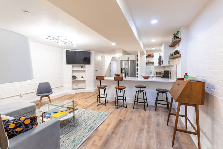 Sojourn Dupont Circle Apt: Modern Meets Historic - Washington, D.C.