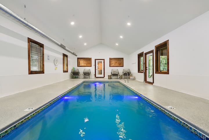 Pool, Hottub, Firepit, Evcharger, & Great Location - Deep Creek Lake, MD