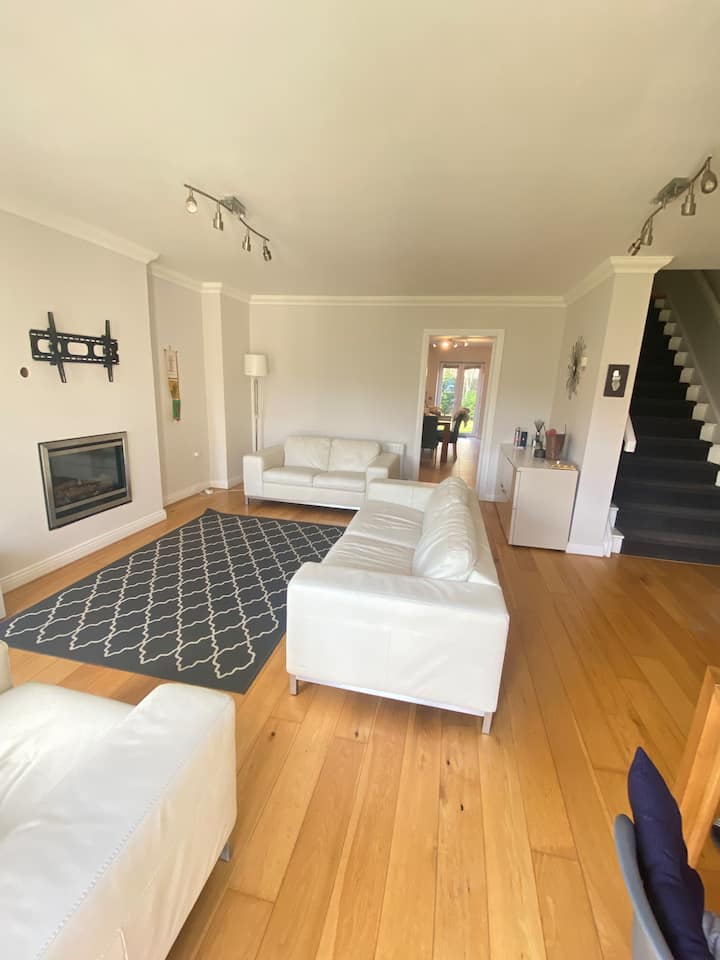 Beautiful And Spacious  Room In A Duplex Apartment - Dublin