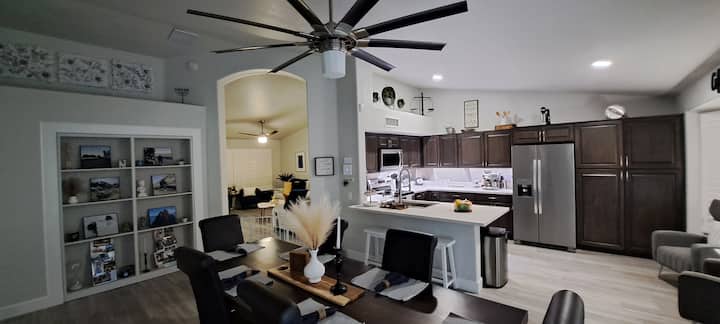 Glendale Superbowl Paradise - Glendale, AZ