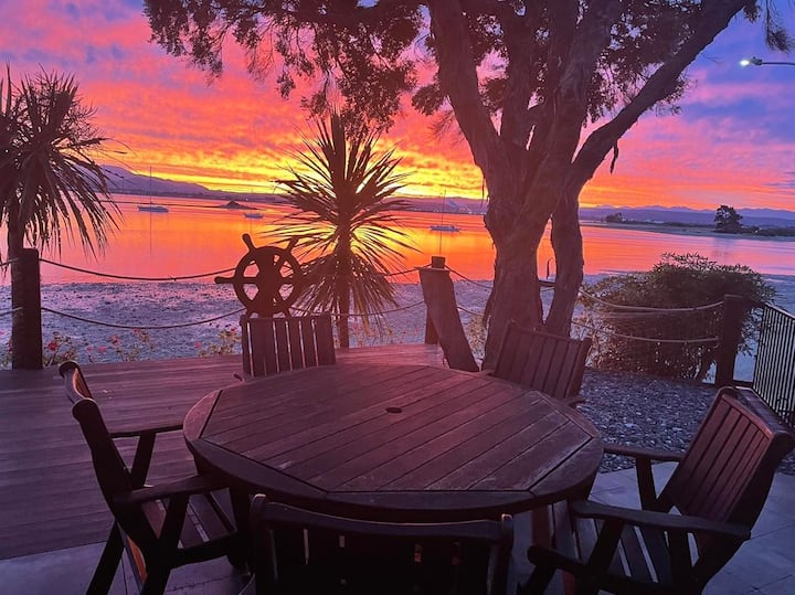 Spacious Seaside Home With A Gorgeous View. - Richmond