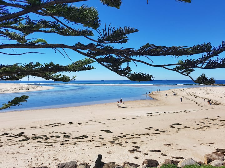 Modern Three Bedroom Townhouse  Hosted By Terry - The Entrance