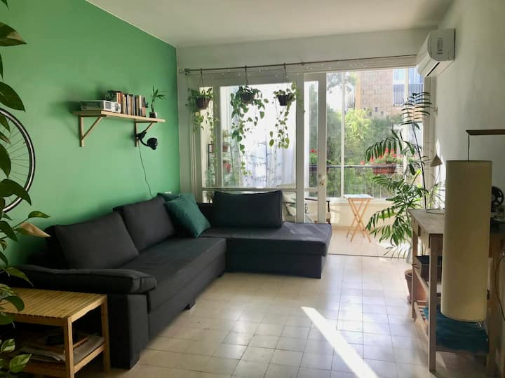 Calm Between The Beach & Park - Tel Aviv