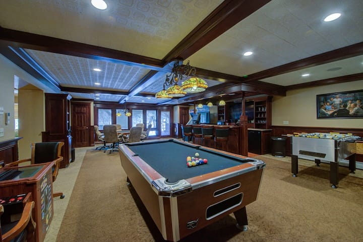 Birdcage, Families  And Comforts Of Home. - Deadwood, SD