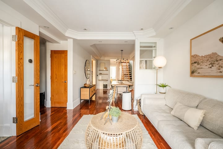 Boho 2 Bed, 2 Bath Home - West End Toronto - Torontó