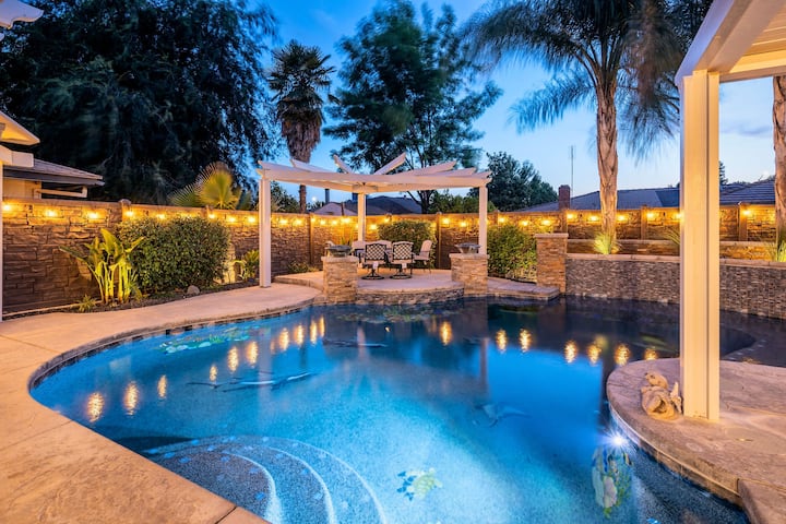 Hot Tub & Pool With 5 Cozy Bedrooms - Fresno, CA