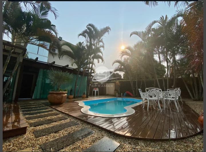Casa No Perequê Com 4 Quartos, 3 Sendo Suítes. - Pôrto Belo