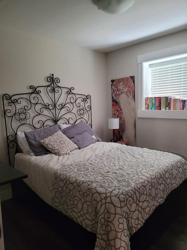 Friends Bedroom On Burke - Coquitlam