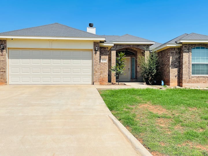 3 Bedroom Located In Bustling Area Of Abilene - 임팩트