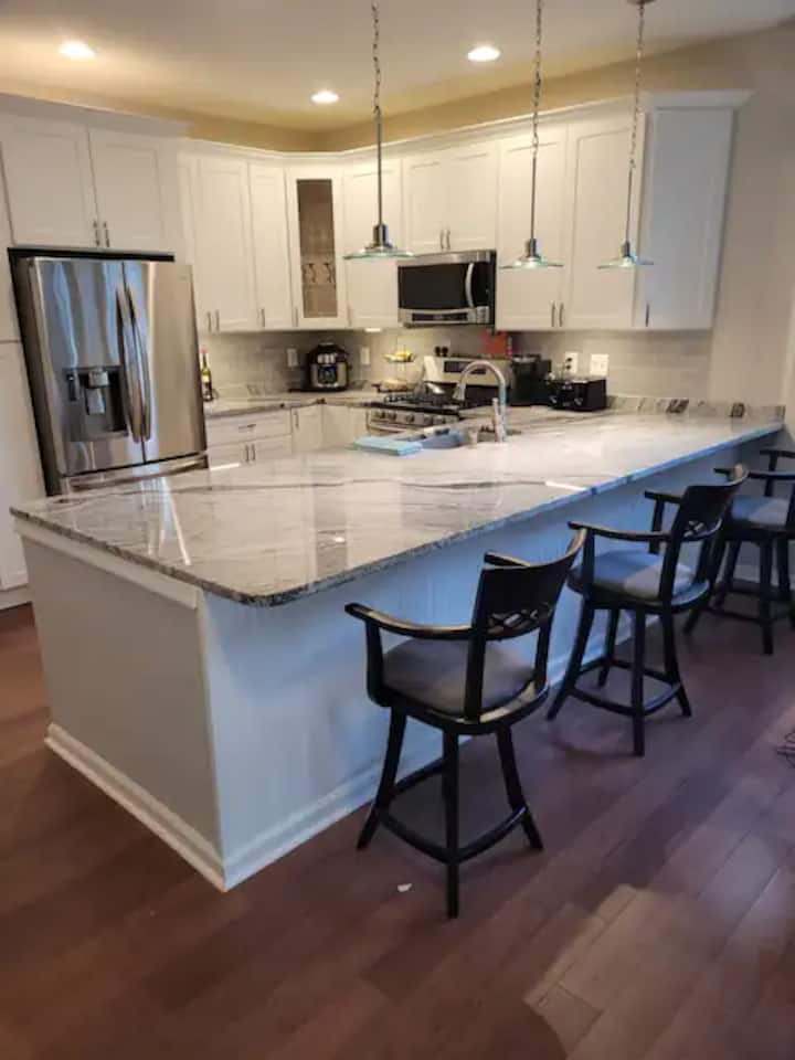 Cheerful - Private Bedroom In Residential Home - Gainesville, VA