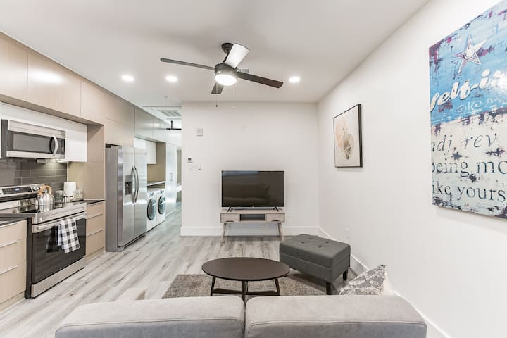 Luxury 1bd Condo Near Texas Medical Center. - Uptown - Houston