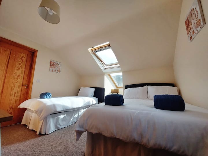 Triple Bedroom, Close To City Centre - Galway