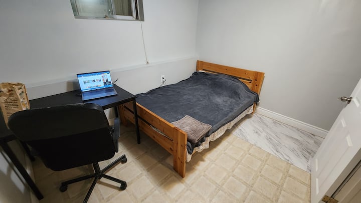 .Hb0 Whole 3br Basement Private Kitchen & Bathroom - Hamilton