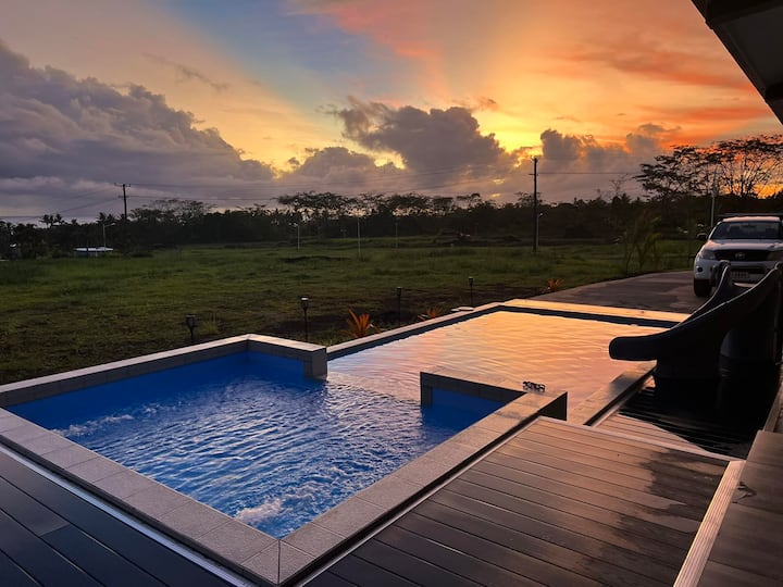 Luxury 4 Bedroom Beach House- Slice Of Paradise - Samoa
