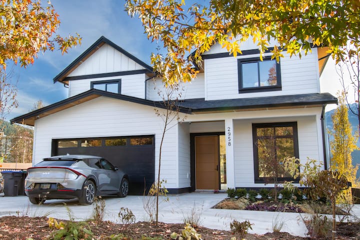 Mountain View Home W/ Gym, Sauna & Cold Plunge - Squamish