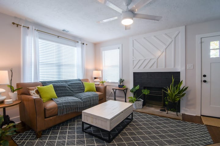 The Little Blue House (Masters Tournament) - Augusta, GA