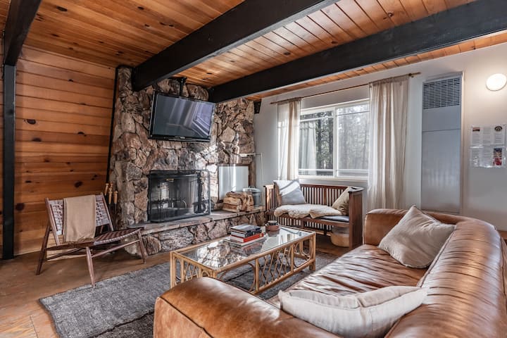 Meadow At Moonridge - Vintage Modern Cabin - Big Bear Lake, CA