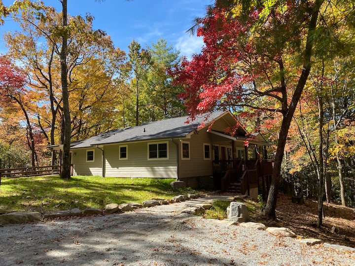 Wolf Ridge Retreat - Lake Toxaway, NC