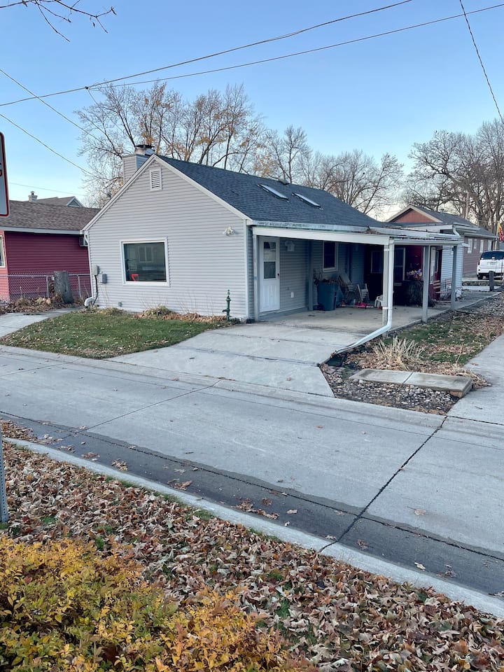 Cabin Steps From Clear Lake – Perfect For Getaways - Clear Lake, IA