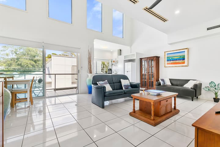 Smooth Sailing -Modern 2 Bedroom Apartment! - Bribie Island