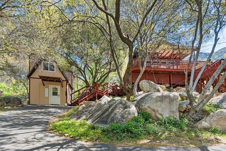 Harry Potter Tiny Home Plus Treehouse On Boulders - California