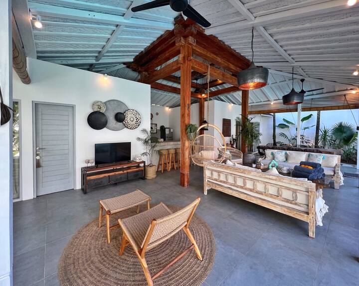 4br Seminyak Villa | Private Pool | Walk To Beach - スミニャック