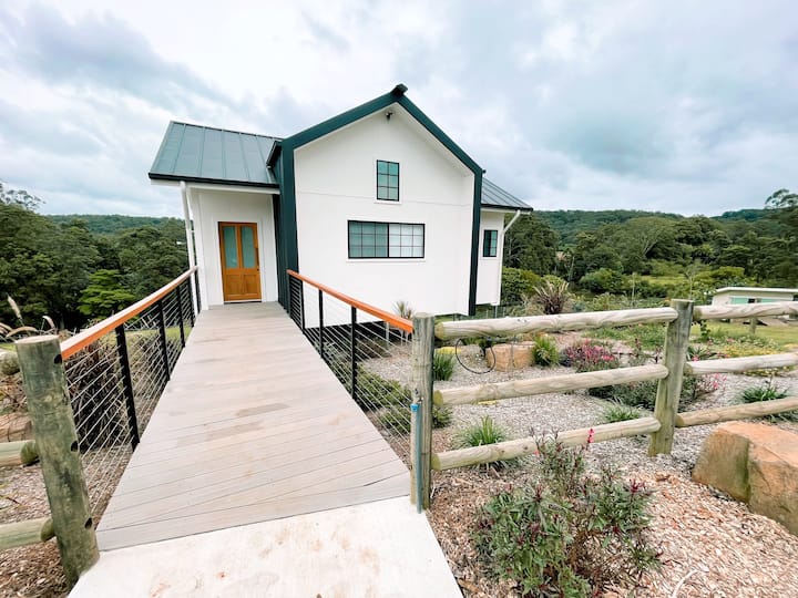 Family Cabin Near Australia Zoo - Woodford
