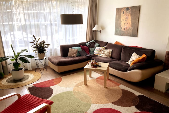 Townhouse With 3 Bedrooms And A Beautiful Garden - Scheveningen