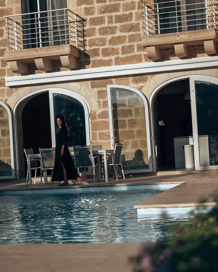 Blissful 4-bedroom Villa With Pool - Malta