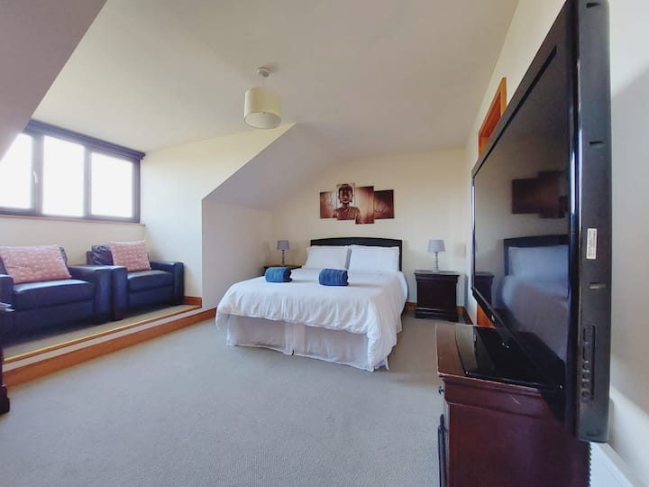 Top Floor Of House (No Kitchen), Close To City - Galway