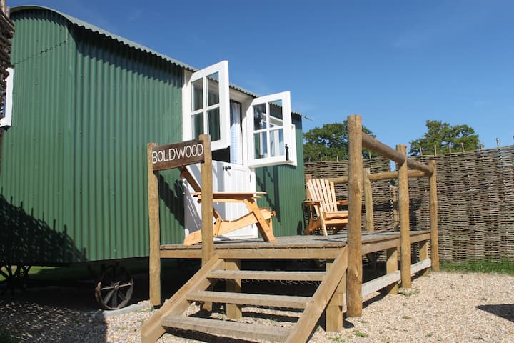 Charming Shepherd's Hut With Breakfast - イギリス ホーシャム