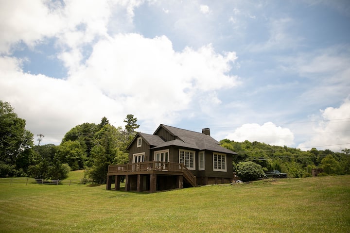 Corner Cottage - Blowing Rock