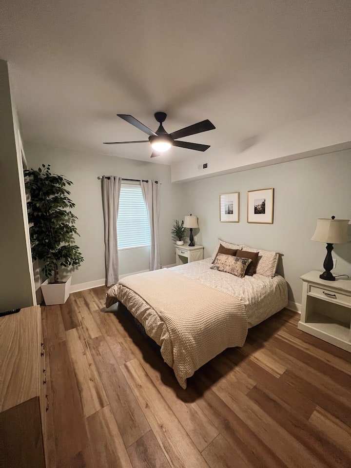 Dog Friendly Apartment In Prime Location! - 이슬 오브 팜스