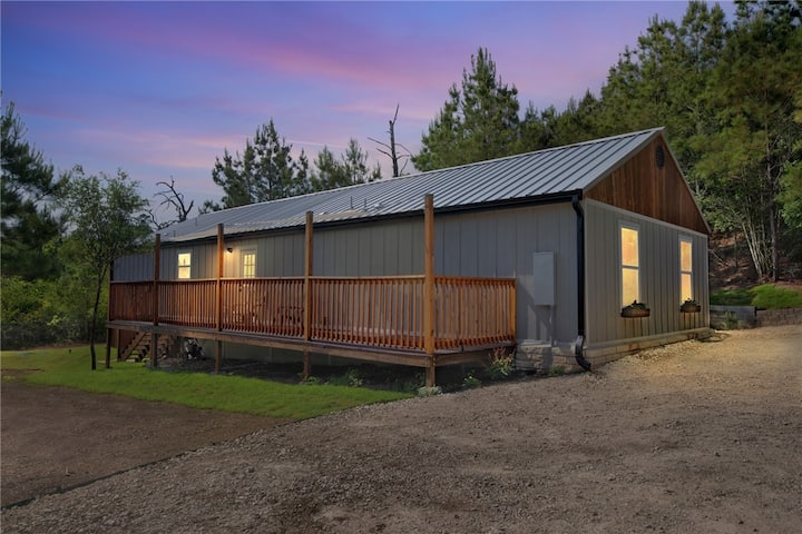 Modern Cabin Nestled In A Pine Forest, Near Austin - Bastrop, TX