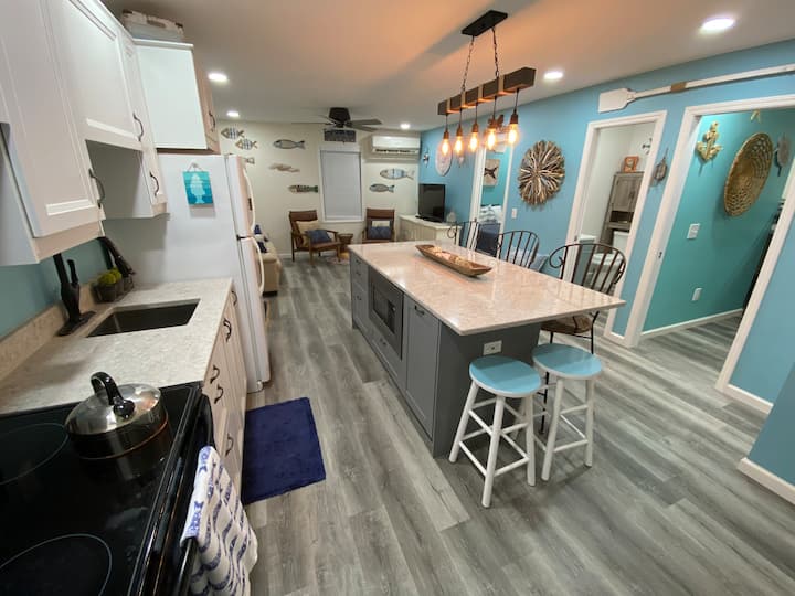 Linn Valley Lake House -Lakes, Golf, Pool, Fishing - Fontana, KS