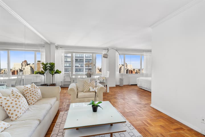 Bright Spacious Apartment - Best Midtown Location - Queens, NY