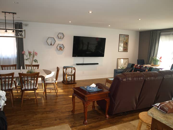 Raised Bungalow In Vaughan - Toronto