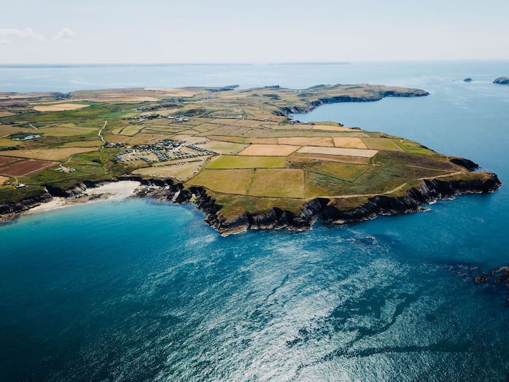 A Castaway Caravan Adventure - Whitesands Bay