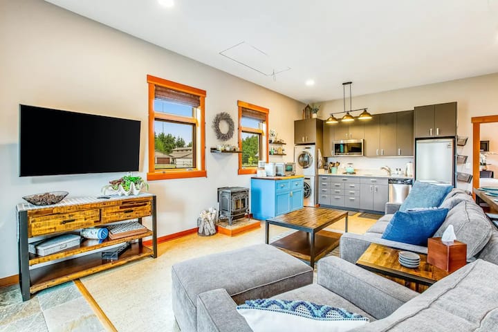 Mountain View, Hot Tub, Olympic Np, Golf! - Olympic Game Farm, Sequim