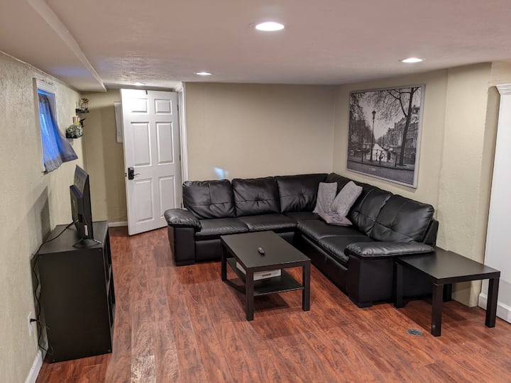 Cozy 2 Bedroom Basement Unit Right In The City - Denver, CO