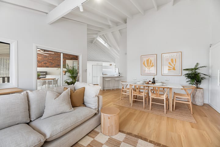 Popular Coastal Escape, Stylish 2bdr Apartment - Sunshine Coast Queensland, Australia