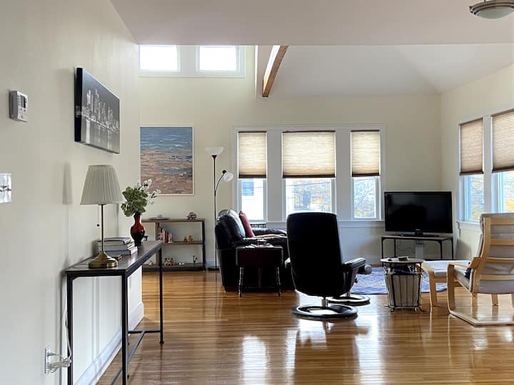 Sunny, New, Spacious 2-br Condo, With Parking - Newton, MA