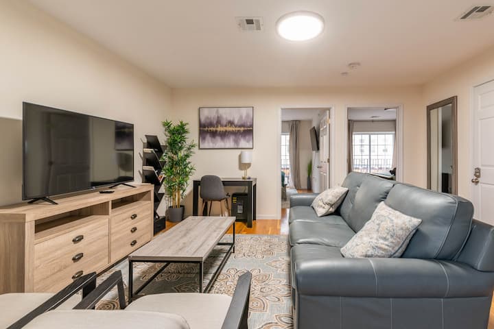 Centrally Located-free Parking/near Ewr - Newark, NJ