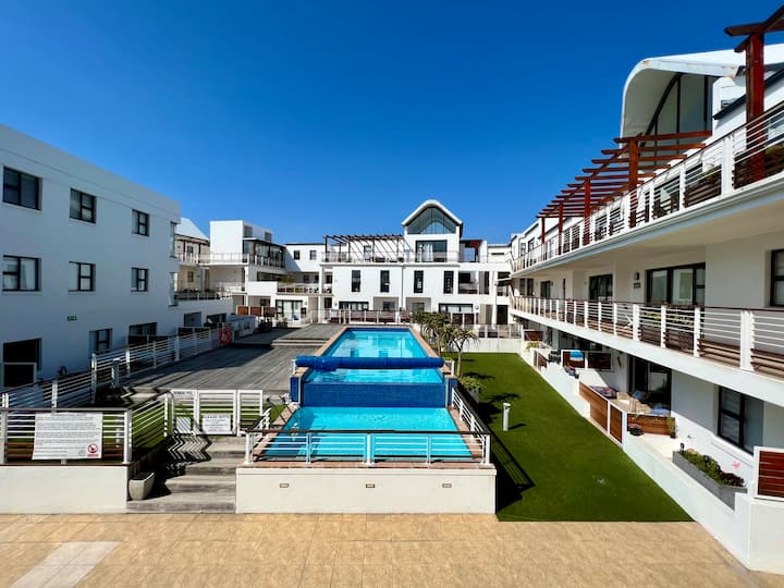 Modern Beachside Apartment with Pool - Apartments for Rent in Cape Town ...